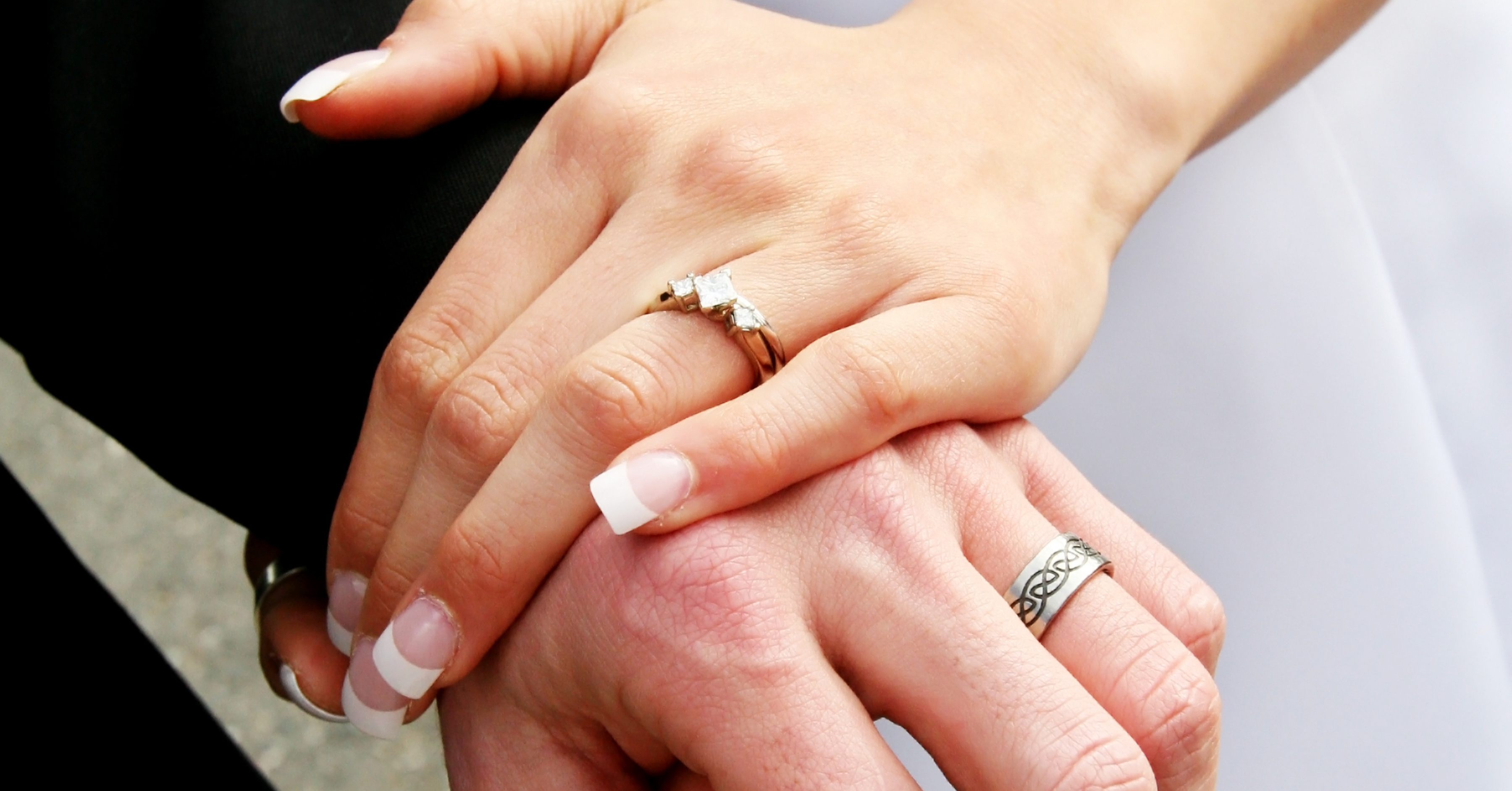 How to Wear Engagement Ring and Wedding Band – Golden Graffiti Luxury ...